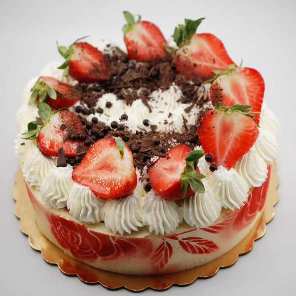 Strawberry Vanilla Cake | Nutriente Pastry Studio